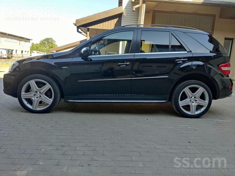 Melns Mercedes-Benz ml-500 2008 Preiļi, ar dzinēja tilpumu 5.50 L un nobraukumu 175 tūkst. km par 18500 €, foto 3 vietnē AUTOMOTO.COM.LV