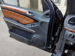 Melns Mercedes-Benz ml-500 2008 Preiļi, ar dzinēja tilpumu 5.50 L un nobraukumu 175 tūkst. km par 18500 €, foto 24 vietnē AUTOMOTO.COM.LV
