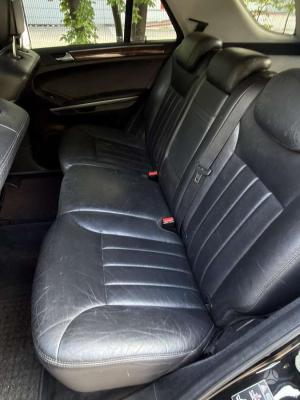 Black Mercedes-Benz ml-500 2010 in Vilnius, with an engine capacity of 5.00 L and mileage of 400 thousand km for 3900 €, photo 20 on AUTOMOTO.COM.LV