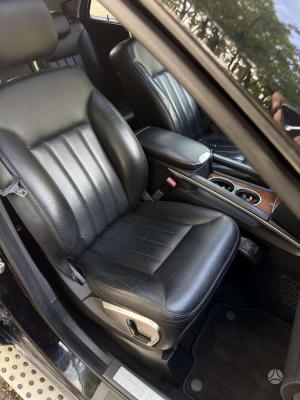 Black Mercedes-Benz ml-500 2010 in Vilnius, with an engine capacity of 5.00 L and mileage of 400 thousand km for 3900 €, photo 27 on AUTOMOTO.COM.LV