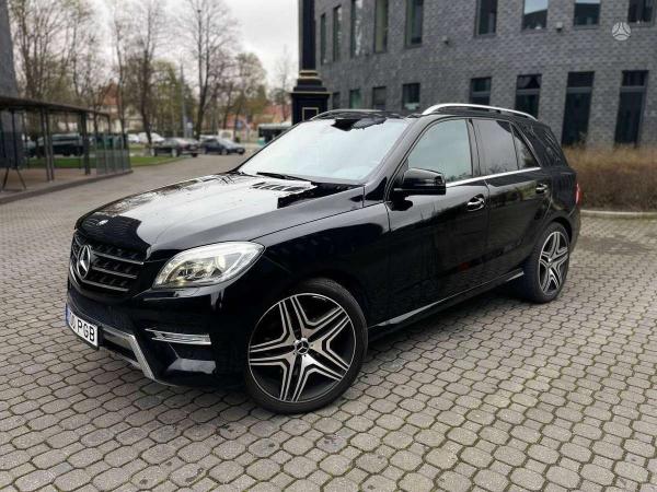 Black Mercedes-Benz ml-500 2013 in Tallinn, with an engine capacity of 4.66 L and mileage of 270 thousand km for 14999 €, photo 2 on AUTOMOTO.COM.LV