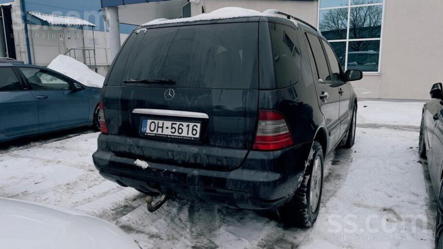 Zils Mercedes-Benz ml-500 2002 Rīga, ar dzinēja tilpumu 5.00 L un nobraukumu 500 tūkst. km par 3500 €, foto 3 vietnē AUTOMOTO.COM.LV