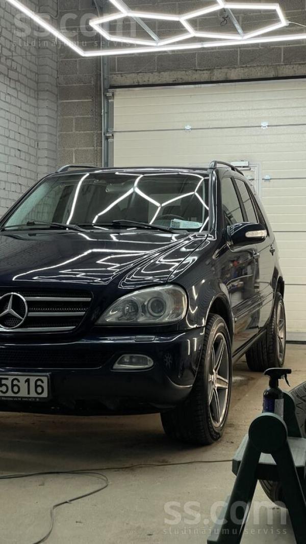 Zils Mercedes-Benz ml-500 2002 Rīga, ar dzinēja tilpumu 5.00 L un nobraukumu 500 tūkst. km par 4495 €, foto 1 vietnē AUTOMOTO.COM.LV