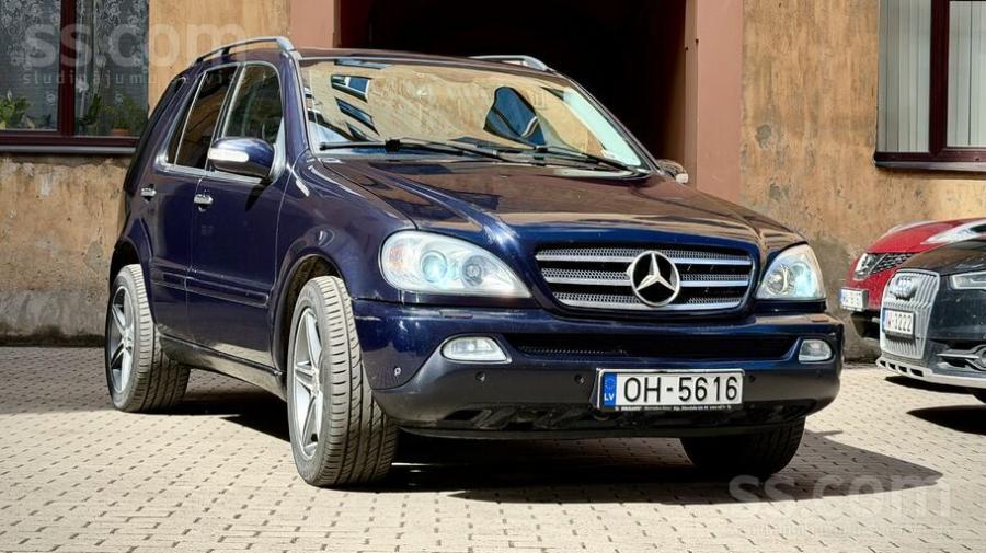 Blue Mercedes-Benz ml-500 2002 in Riga, with an engine capacity of 5.00 L and mileage of 500 thousand km for 3750 €, photo 9 on AUTOMOTO.COM.LV
