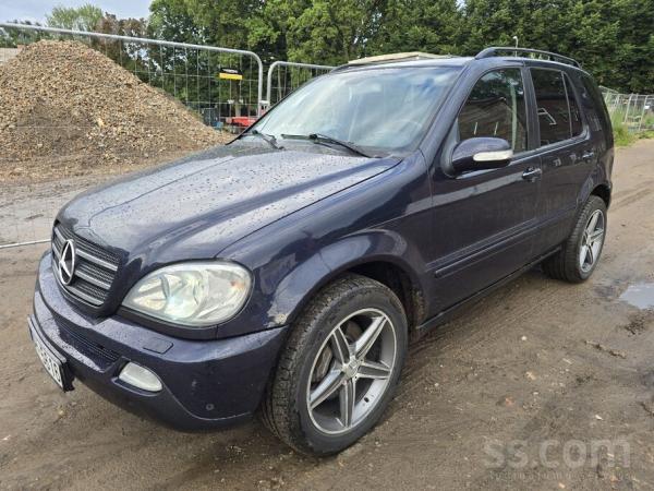 Blue Mercedes-Benz ml-500 2002 in Riga, with an engine capacity of 5.00 L and mileage of 505 thousand km for 3650 €, photo 1 on AUTOMOTO.COM.LV