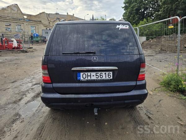 Blue Mercedes-Benz ml-500 2002 in Riga, with an engine capacity of 5.00 L and mileage of 505 thousand km for 3650 €, photo 6 on AUTOMOTO.COM.LV