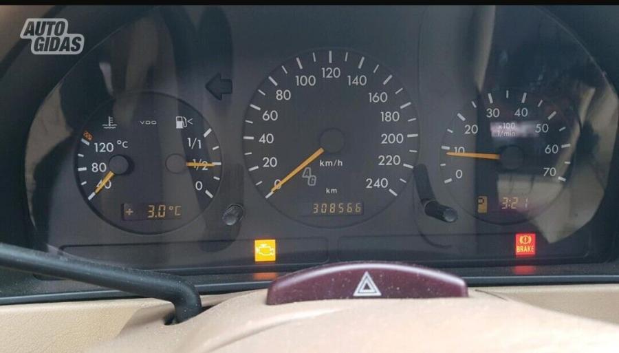 Синий Мерседес МЛ 500 2003 в Алитус, объемом двигателя 5.00 л и пробегом 320 тыс. км за 4100 €, фото 11 на AUTOMOTO.COM.LV