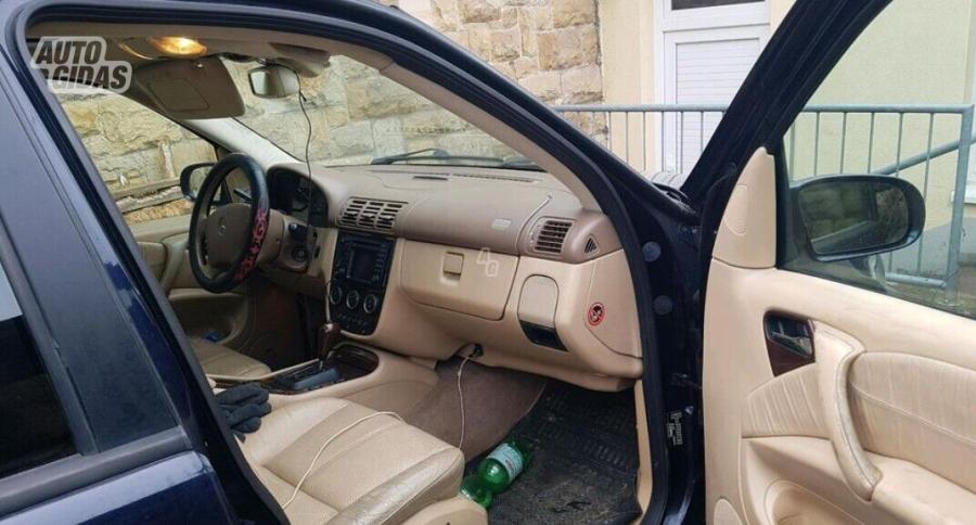 Синий Мерседес МЛ 500 2003 в Алитус, объемом двигателя 5.00 л и пробегом 320 тыс. км за 4100 €, фото 16 на AUTOMOTO.COM.LV