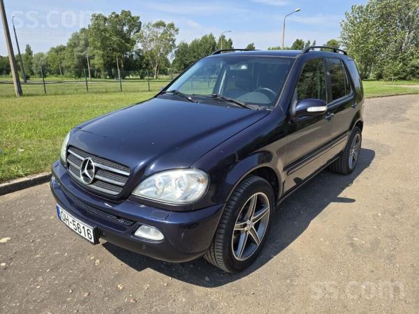 Синий Мерседес МЛ 500 2002 в Рига, объемом двигателя 5.00 л и пробегом 505 тыс. км за 3290 €, фото 1 на AUTOMOTO.COM.LV