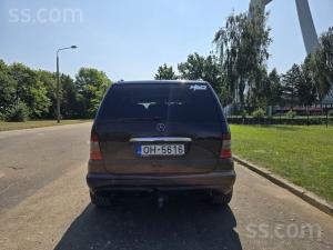 Синий Мерседес МЛ 500 2002 в Рига, объемом двигателя 5.00 л и пробегом 505 тыс. км за 3290 €, фото 7 на AUTOMOTO.COM.LV