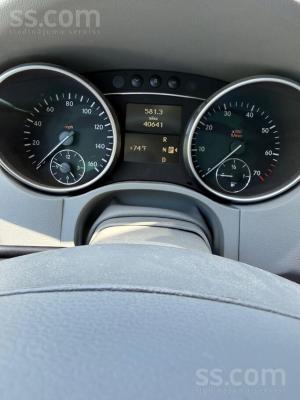 Серый Мерседес МЛ 500 2006 в Рига, объемом двигателя 5.00 л и пробегом 41 тыс. км за 11999 €, фото 8 на AUTOMOTO.COM.LV