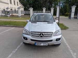 Pelēks Mercedes-Benz ml-500 2006 Viļņa, ar dzinēja tilpumu 4.97 L un nobraukumu 275 tūkst. km par 5600 €, foto 3 vietnē AUTOMOTO.COM.LV