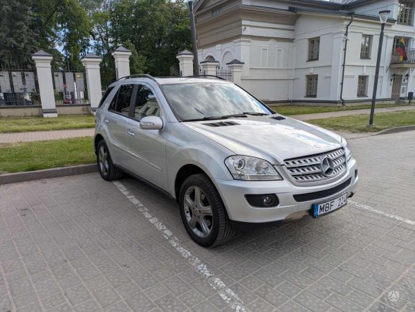 Pelēks Mercedes-Benz ml-500 2006 Viļņa, ar dzinēja tilpumu 4.97 L un nobraukumu 275 tūkst. km par 5600 €, foto 3 vietnē AUTOMOTO.COM.LV