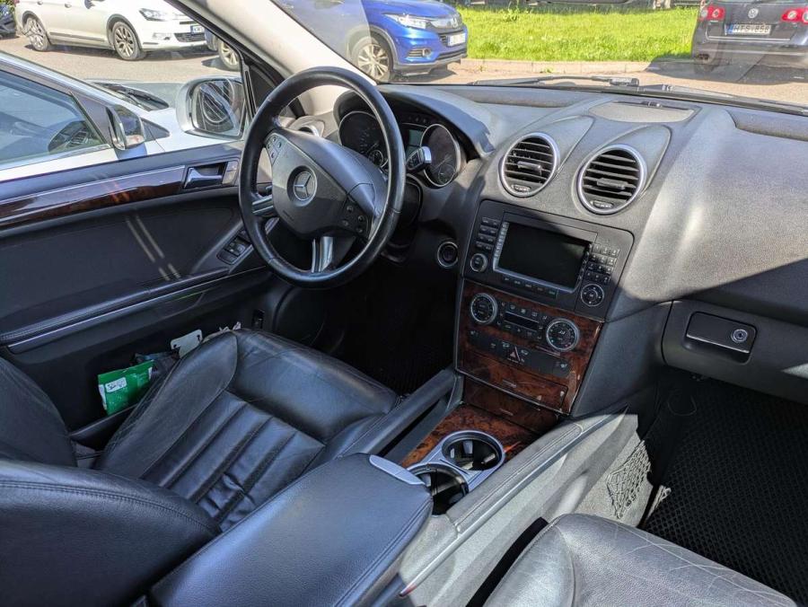 Pelēks Mercedes-Benz ml-500 2006 Viļņa, ar dzinēja tilpumu 4.97 L un nobraukumu 275 tūkst. km par 5600 €, foto 7 vietnē AUTOMOTO.COM.LV