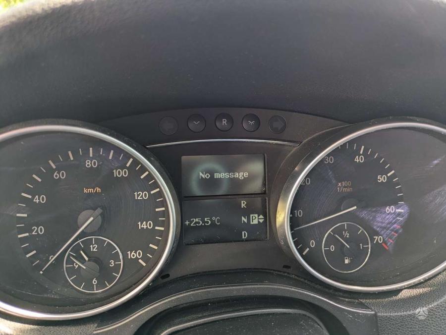 Pelēks Mercedes-Benz ml-500 2006 Viļņa, ar dzinēja tilpumu 4.97 L un nobraukumu 275 tūkst. km par 5600 €, foto 8 vietnē AUTOMOTO.COM.LV