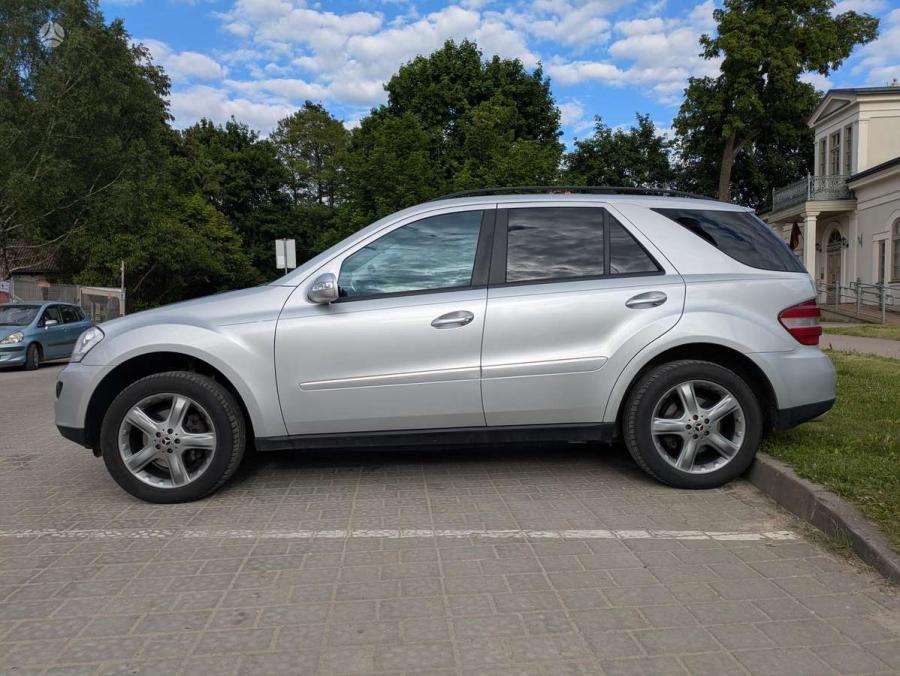 Pelēks Mercedes-Benz ml-500 2006 Viļņa, ar dzinēja tilpumu 4.97 L un nobraukumu 275 tūkst. km par 5600 €, foto 14 vietnē AUTOMOTO.COM.LV