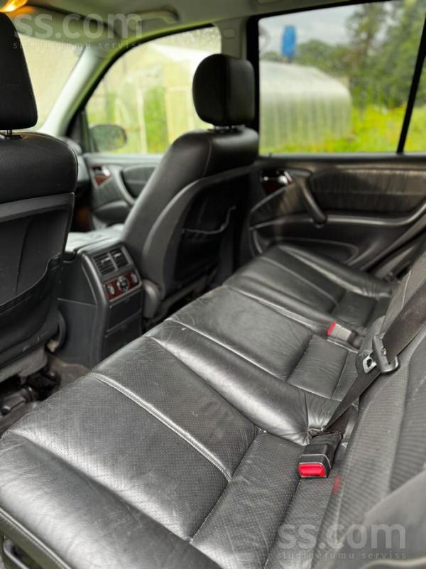 Sarkans Mercedes-Benz ml-500 2004 Ogre, ar dzinēja tilpumu 5.00 L un nobraukumu 218 tūkst. km par 3500 €, foto 5 vietnē AUTOMOTO.COM.LV