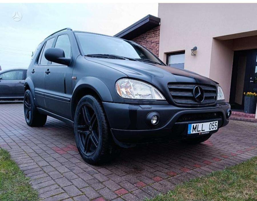 Black Mercedes-Benz ml-55-amg 2002 in Kaisiadorys, with an engine capacity of 5.44 L and mileage of 240 thousand km for 5500 €, photo 1 on AUTOMOTO.COM.LV
