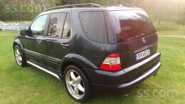 Zils Mercedes-Benz ml-55-amg 2003 Rīga, ar dzinēja tilpumu 5.40 L un nobraukumu 205 tūkst. km par 8500 €, foto 4 vietnē AUTOMOTO.COM.LV