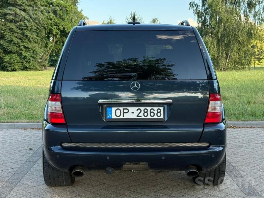 Синий Мерседес МЛ 55 АМГ 2003 в Рига, объемом двигателя 5.40 л и пробегом 205 тыс. км за 3990 €, фото 8 на AUTOMOTO.COM.LV