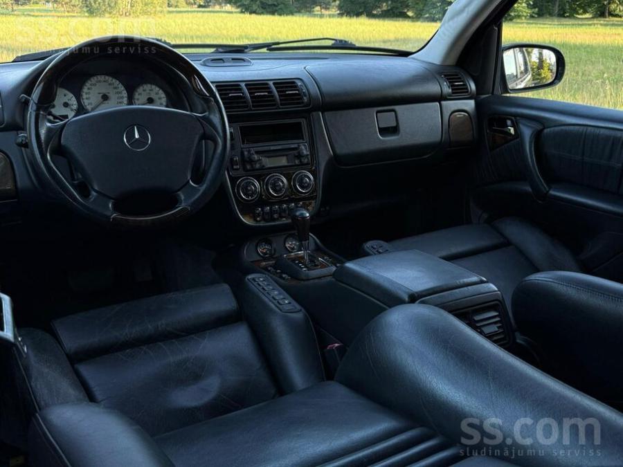 Синий Мерседес МЛ 55 АМГ 2003 в Рига, объемом двигателя 5.40 л и пробегом 205 тыс. км за 3990 €, фото 16 на AUTOMOTO.COM.LV