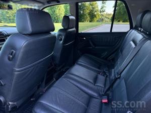 Синий Мерседес МЛ 55 АМГ 2003 в Рига, объемом двигателя 5.40 л и пробегом 205 тыс. км за 3990 €, фото 17 на AUTOMOTO.COM.LV