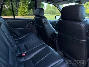 Синий Мерседес МЛ 55 АМГ 2003 в Рига, объемом двигателя 5.40 л и пробегом 205 тыс. км за 3990 €, фото 18 на AUTOMOTO.COM.LV