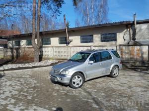 Серый Мерседес МЛ 55 АМГ 2002 в Рига, объемом двигателя 5.50 л и пробегом 305 тыс. км за 7999 €, фото  на AUTOMOTO.COM.LV