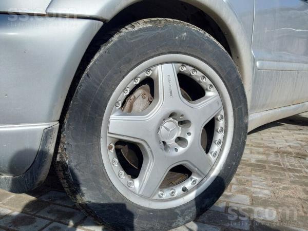 Pelēks Mercedes-Benz ml-55-amg 2002 Rīga, ar dzinēja tilpumu 5.50 L un nobraukumu 305 tūkst. km par 7999 €, foto 7 vietnē AUTOMOTO.COM.LV