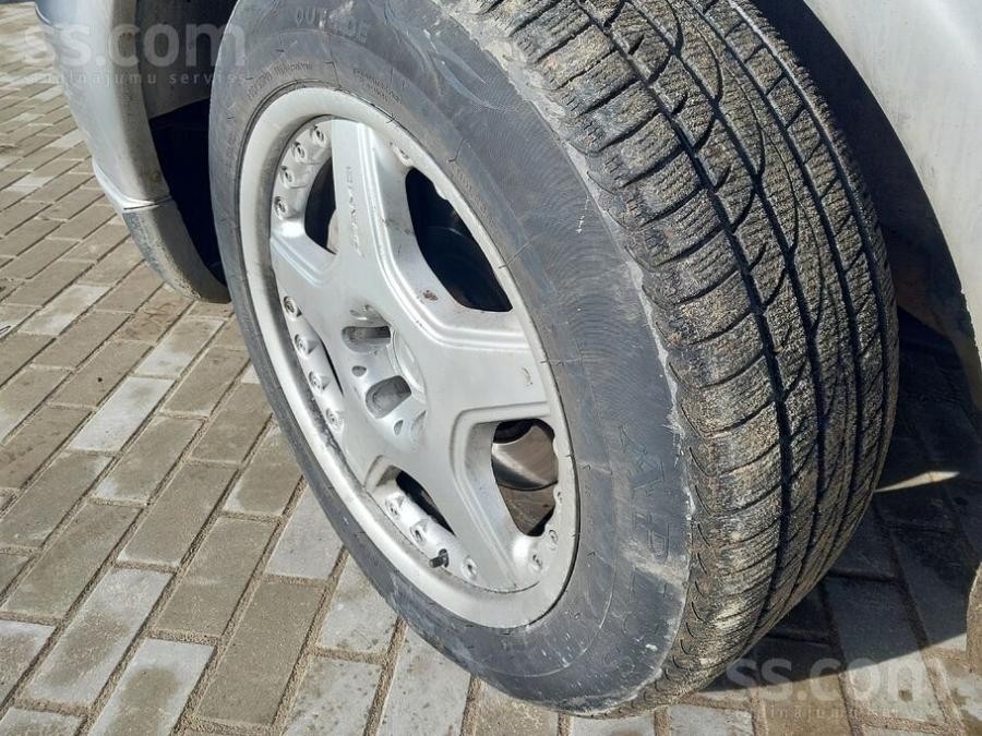 Pelēks Mercedes-Benz ml-55-amg 2002 Rīga, ar dzinēja tilpumu 5.50 L un nobraukumu 305 tūkst. km par 7999 €, foto 9 vietnē AUTOMOTO.COM.LV