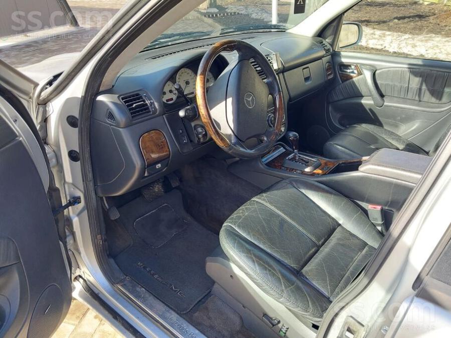 Pelēks Mercedes-Benz ml-55-amg 2002 Rīga, ar dzinēja tilpumu 5.50 L un nobraukumu 305 tūkst. km par 7999 €, foto 15 vietnē AUTOMOTO.COM.LV
