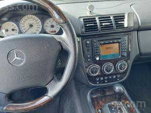 Pelēks Mercedes-Benz ml-55-amg 2002 Rīga, ar dzinēja tilpumu 5.50 L un nobraukumu 305 tūkst. km par 7999 €, foto 17 vietnē AUTOMOTO.COM.LV