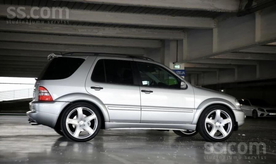 Grey Mercedes-Benz ml-55-amg 2002 in Jurmala, with an engine capacity of 5.50 L and mileage of 223 thousand km for 13200 €, photo 3 on AUTOMOTO.COM.LV