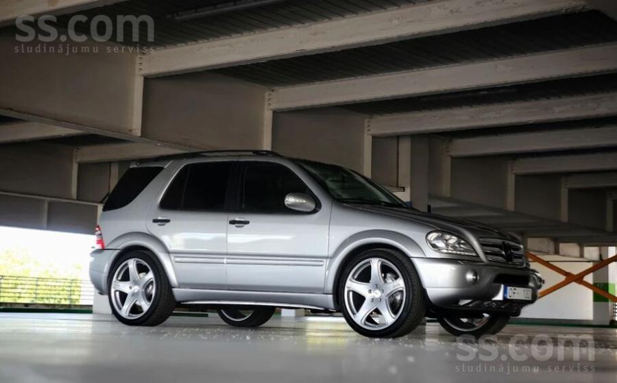 Grey Mercedes-Benz ml-55-amg 2002 in Jurmala, with an engine capacity of 5.50 L and mileage of 223 thousand km for 13200 €, photo 4 on AUTOMOTO.COM.LV