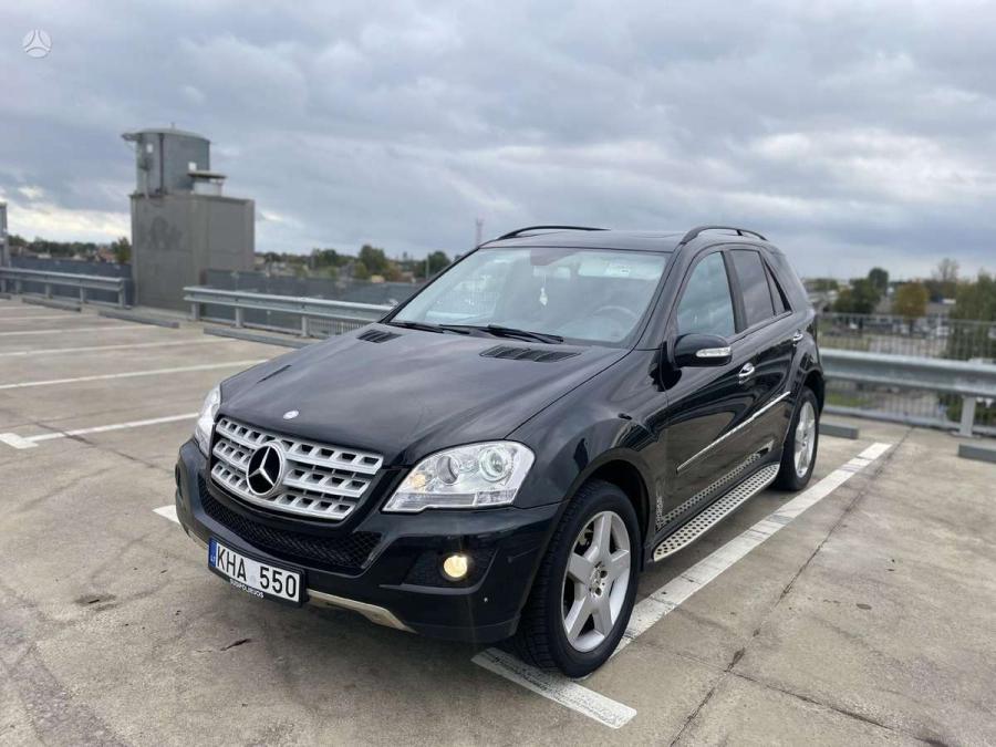 Melns Mercedes-Benz ML 550 2007 Viļņa, ar dzinēja tilpumu 5.50 L un nobraukumu 339 tūkst. km par 9000 €, foto 7 vietnē AUTOMOTO.COM.LV