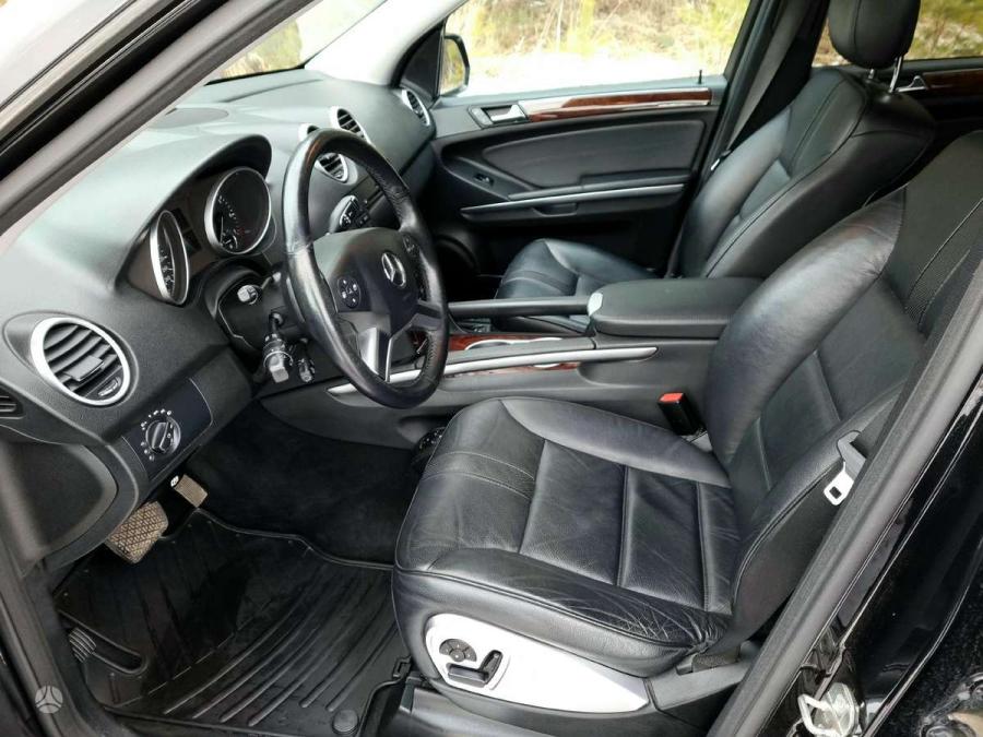 Melns Mercedes-Benz ML 550 2009 Viļņa, ar dzinēja tilpumu 5.46 L un nobraukumu 161 tūkst. km par 9800 €, foto 19 vietnē AUTOMOTO.COM.LV