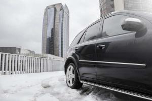 Melns Mercedes-Benz ML 550 2010 Jonava, ar dzinēja tilpumu 5.50 L un nobraukumu 330 tūkst. km par 9000 €, foto 3 vietnē AUTOMOTO.COM.LV