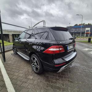 Melns Mercedes-Benz ML 550 2014 Viļņa, ar dzinēja tilpumu 4.66 L un nobraukumu 133 tūkst. km par 19800 €, foto 5 vietnē AUTOMOTO.COM.LV