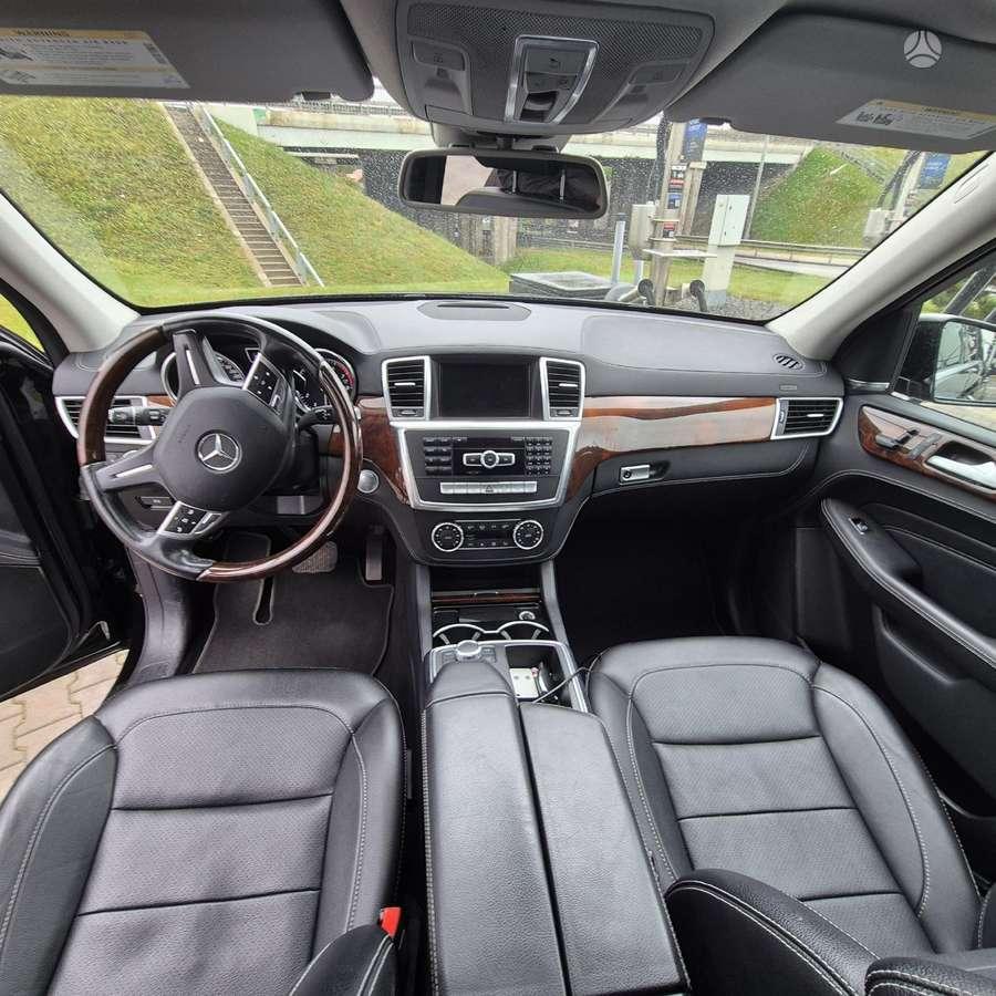 Melns Mercedes-Benz ML 550 2014 Viļņa, ar dzinēja tilpumu 4.66 L un nobraukumu 133 tūkst. km par 19800 €, foto 7 vietnē AUTOMOTO.COM.LV
