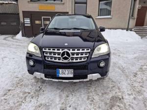 Zils Mercedes-Benz ML 550 2011 Kauņa, ar dzinēja tilpumu 5.50 L un nobraukumu 185 tūkst. km par 7900 €, foto 5 vietnē AUTOMOTO.COM.LV