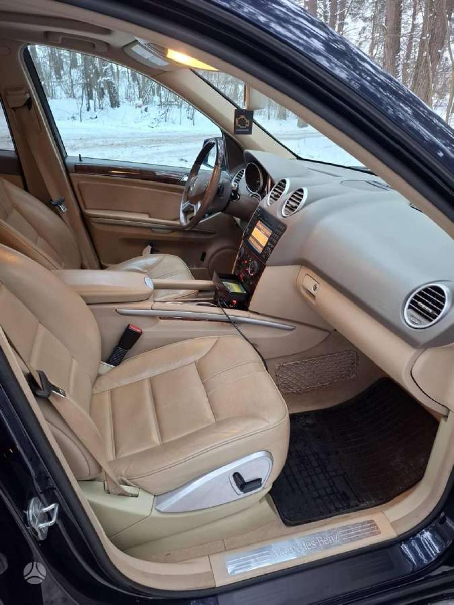 Zils Mercedes-Benz ML 550 2011 Kauņa, ar dzinēja tilpumu 5.50 L un nobraukumu 185 tūkst. km par 7900 €, foto 9 vietnē AUTOMOTO.COM.LV