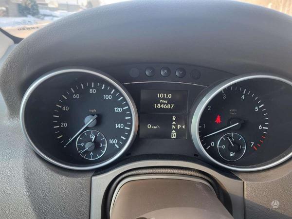 Zils Mercedes-Benz ML 550 2011 Kauņa, ar dzinēja tilpumu 5.46 L un nobraukumu 290 tūkst. km par 8500 €, foto 4 vietnē AUTOMOTO.COM.LV