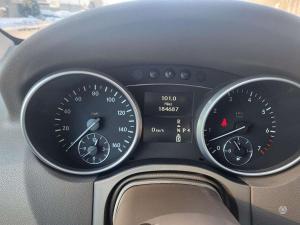 Blue Mercedes-Benz ML 550 2011 in Kaunas, with an engine capacity of 5.46 L and mileage of 290 thousand km for 8500 €, photo 5 on AUTOMOTO.COM.LV