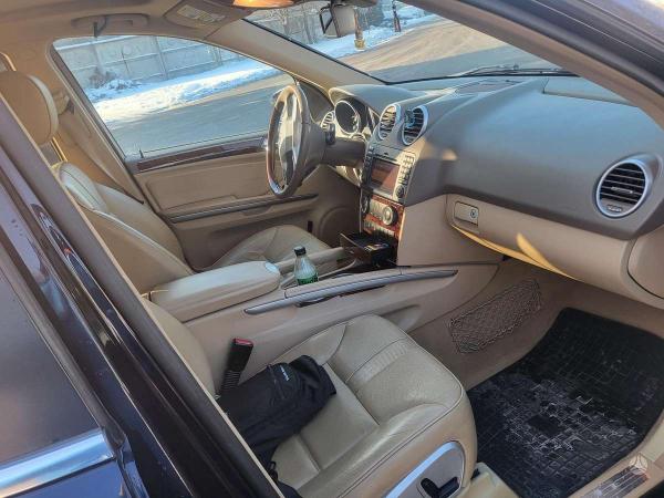 Zils Mercedes-Benz ML 550 2011 Kauņa, ar dzinēja tilpumu 5.46 L un nobraukumu 290 tūkst. km par 8500 €, foto 5 vietnē AUTOMOTO.COM.LV