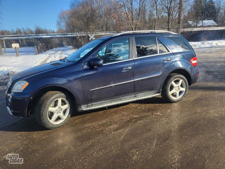 Mercedes-Benz ML 550 2011 Kauņa, ar dzinēja tilpumu 5.50 L un nobraukumu 286 tūkst. km par 10300 €, foto 2 vietnē AUTOMOTO.COM.LV