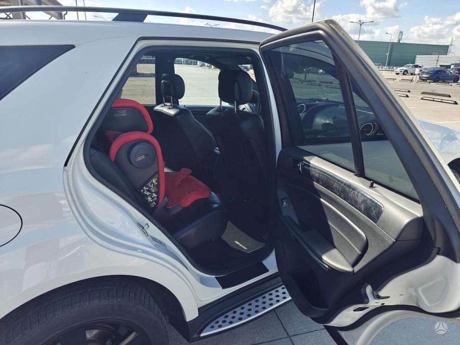 Balts Mercedes-Benz ML 550 2008 Kauņa, ar dzinēja tilpumu 5.46 L un nobraukumu 292 tūkst. km par 8000 €, foto 12 vietnē AUTOMOTO.COM.LV