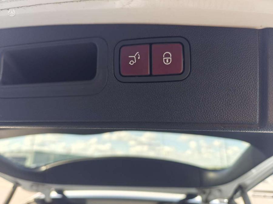 Balts Mercedes-Benz ML 550 2008 Kauņa, ar dzinēja tilpumu 5.46 L un nobraukumu 292 tūkst. km par 8000 €, foto 20 vietnē AUTOMOTO.COM.LV
