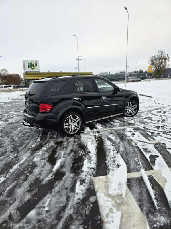 Black Mercedes-Benz ml-63-amg 2008 in Kaunas, with an engine capacity of 6.21 L and mileage of 252 thousand km for 10500 €, photo 4 on AUTOMOTO.COM.LV