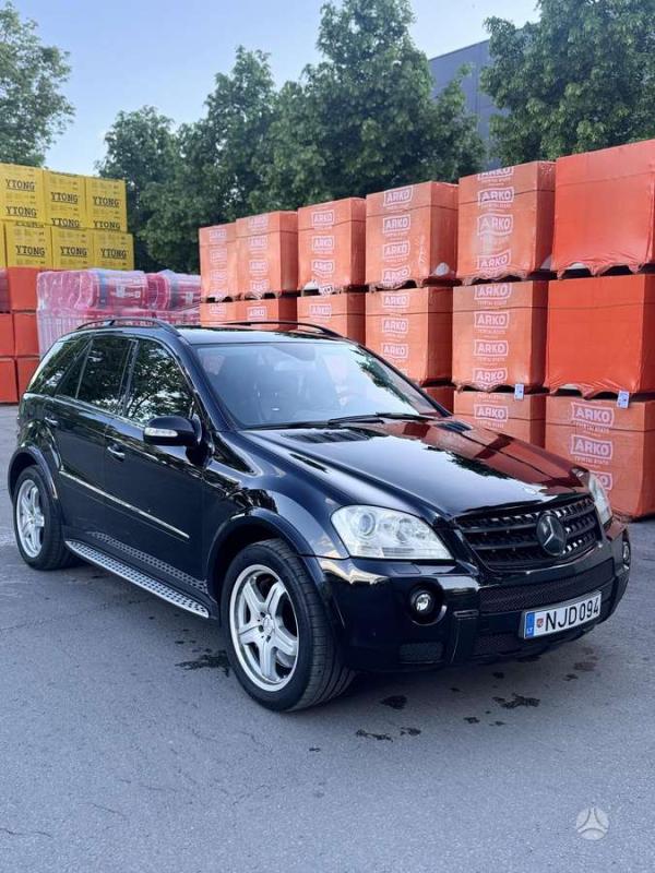 Черный Мерседес МЛ 63 АМГ 2008 в Алитус, объемом двигателя 6.21 л и пробегом 264 тыс. км за 11500 €, фото 1 на AUTOMOTO.COM.LV