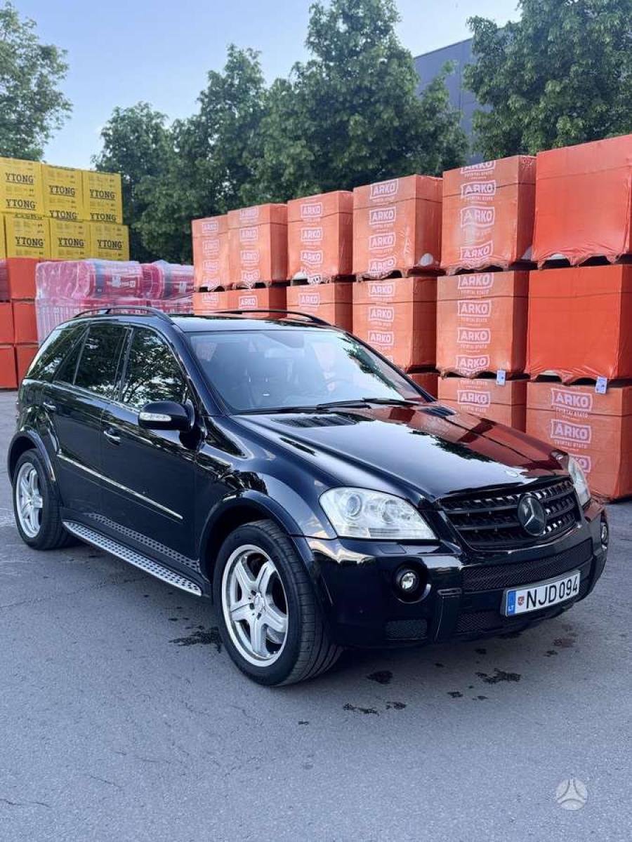 Черный Мерседес МЛ 63 АМГ 2008 в Алитус, объемом двигателя 6.21 л и пробегом 264 тыс. км за 11500 €, фото 1 на AUTOMOTO.COM.LV